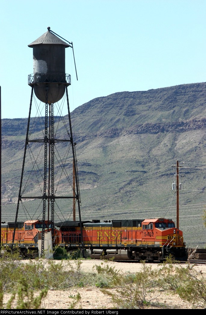 BNSF 5482 BNSF 526
